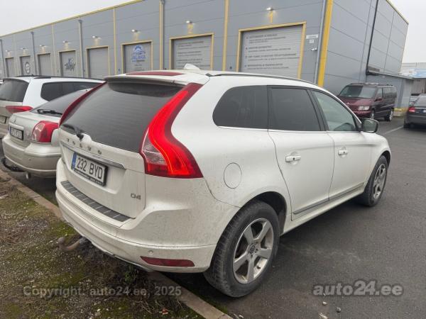 White Volvo XC60 2014 in Tartu, with an engine capacity of 2.00 L and mileage of 320 thousand km for 5999 €, photo 5 on AUTOMOTO.COM.LV