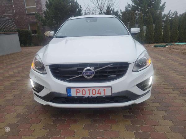 White Volvo XC60 2014 in Vilnius, with an engine capacity of 2.40 L and mileage of 234 thousand km for 13850 €, photo 3 on AUTOMOTO.COM.LV