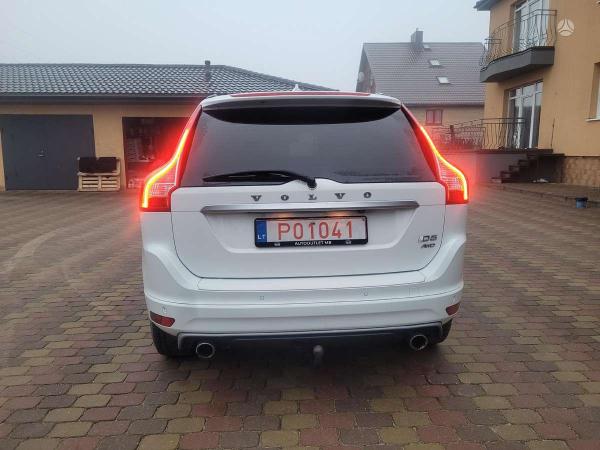 White Volvo XC60 2014 in Vilnius, with an engine capacity of 2.40 L and mileage of 234 thousand km for 13850 €, photo 9 on AUTOMOTO.COM.LV