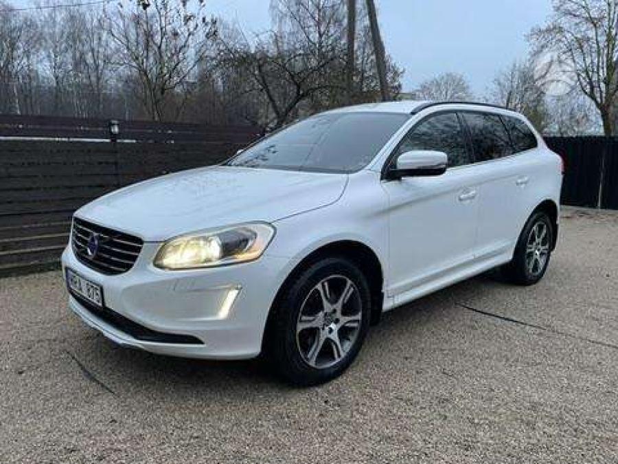 White Volvo XC60 2014 in Radviliskis, with an engine capacity of 1.97 L and mileage of 296 thousand km for 10300 €, photo 1 on AUTOMOTO.COM.LV