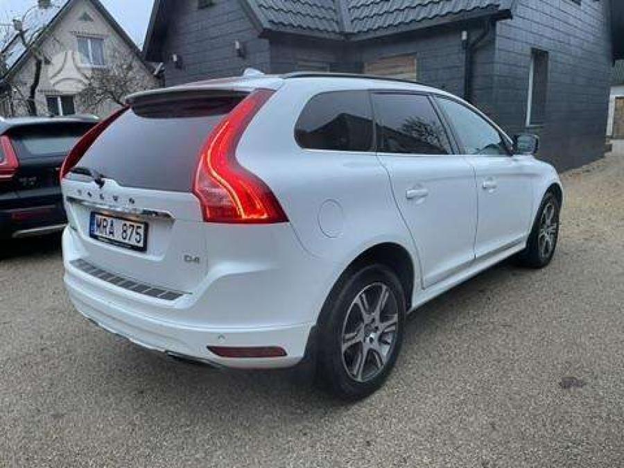 White Volvo XC60 2014 in Radviliskis, with an engine capacity of 1.97 L and mileage of 296 thousand km for 10300 €, photo 3 on AUTOMOTO.COM.LV