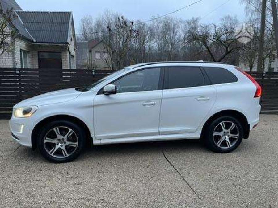 White Volvo XC60 2014 in Radviliskis, with an engine capacity of 1.97 L and mileage of 296 thousand km for 10300 €, photo 23 on AUTOMOTO.COM.LV