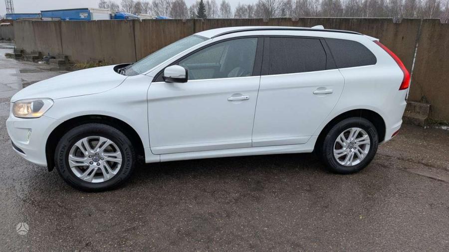 White Volvo XC60 2014 in Vilnius, with an engine capacity of 1.98 L and mileage of 242 thousand km for 10300 €, photo 2 on AUTOMOTO.COM.LV