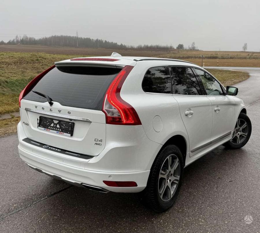 Balts Volvo XC60 2014 Viļņa, ar dzinēja tilpumu 2.40 L un nobraukumu 155 tūkst. km par 14950 €, foto 4 vietnē AUTOMOTO.COM.LV