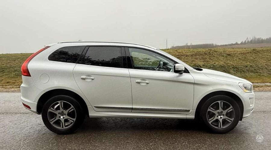 Balts Volvo XC60 2014 Viļņa, ar dzinēja tilpumu 2.40 L un nobraukumu 155 tūkst. km par 14950 €, foto 10 vietnē AUTOMOTO.COM.LV