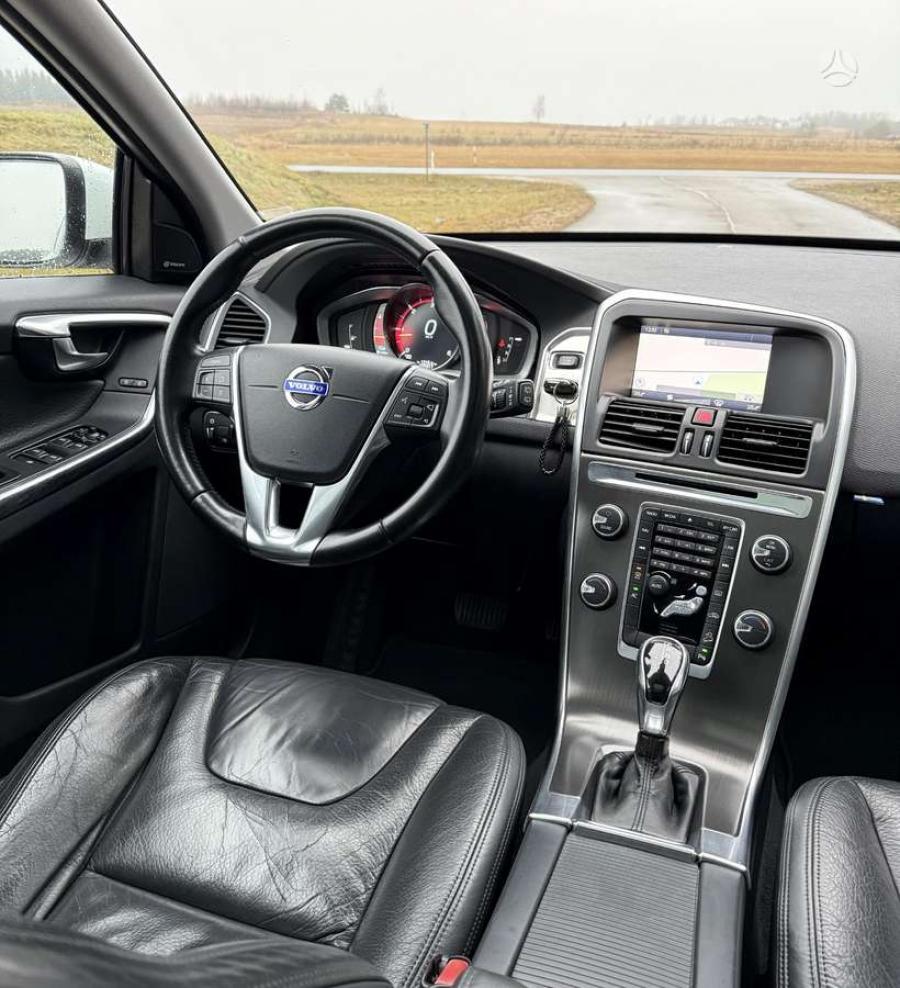 Balts Volvo XC60 2014 Viļņa, ar dzinēja tilpumu 2.40 L un nobraukumu 155 tūkst. km par 14950 €, foto 18 vietnē AUTOMOTO.COM.LV