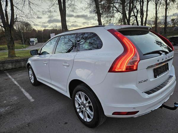 Balts Volvo XC60 2014 Alīta, ar dzinēja tilpumu 1.98 L un nobraukumu 300 tūkst. km par 9499 €, foto 6 vietnē AUTOMOTO.COM.LV