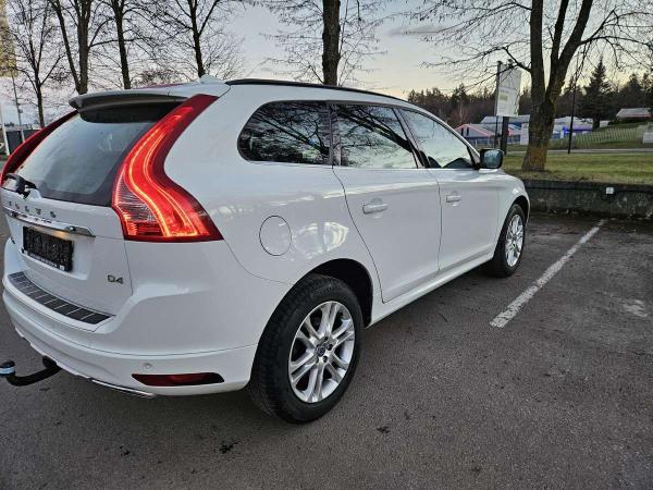Balts Volvo XC60 2014 Alīta, ar dzinēja tilpumu 1.98 L un nobraukumu 300 tūkst. km par 9499 €, foto 7 vietnē AUTOMOTO.COM.LV