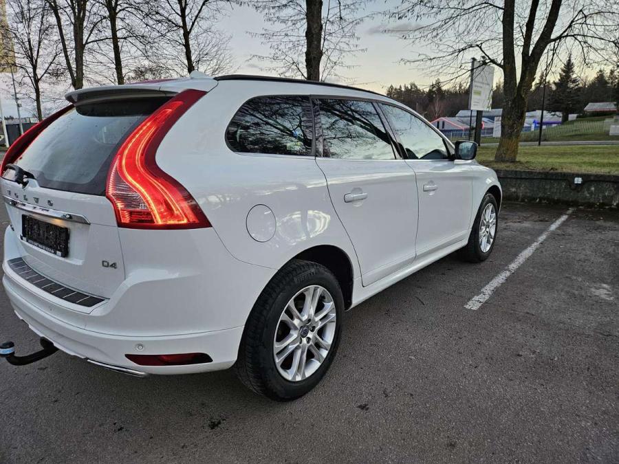 Balts Volvo XC60 2014 Alīta, ar dzinēja tilpumu 1.98 L un nobraukumu 300 tūkst. km par 9499 €, foto 7 vietnē AUTOMOTO.COM.LV