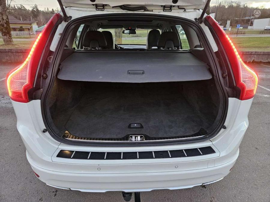 Balts Volvo XC60 2014 Alīta, ar dzinēja tilpumu 1.98 L un nobraukumu 300 tūkst. km par 9499 €, foto 17 vietnē AUTOMOTO.COM.LV
