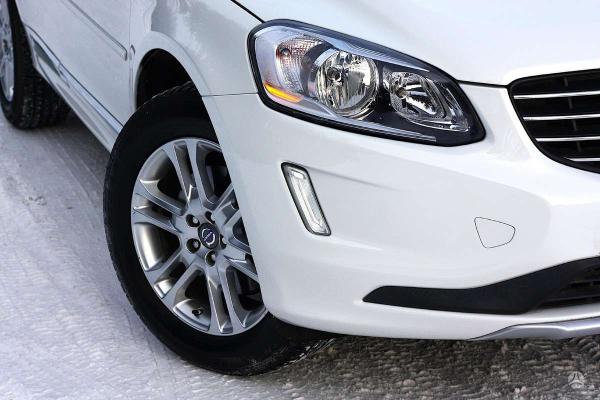 Balts Volvo XC60 2014 Kretinga, ar dzinēja tilpumu 3.20 L un nobraukumu 147 tūkst. km par 10999 €, foto 2 vietnē AUTOMOTO.COM.LV