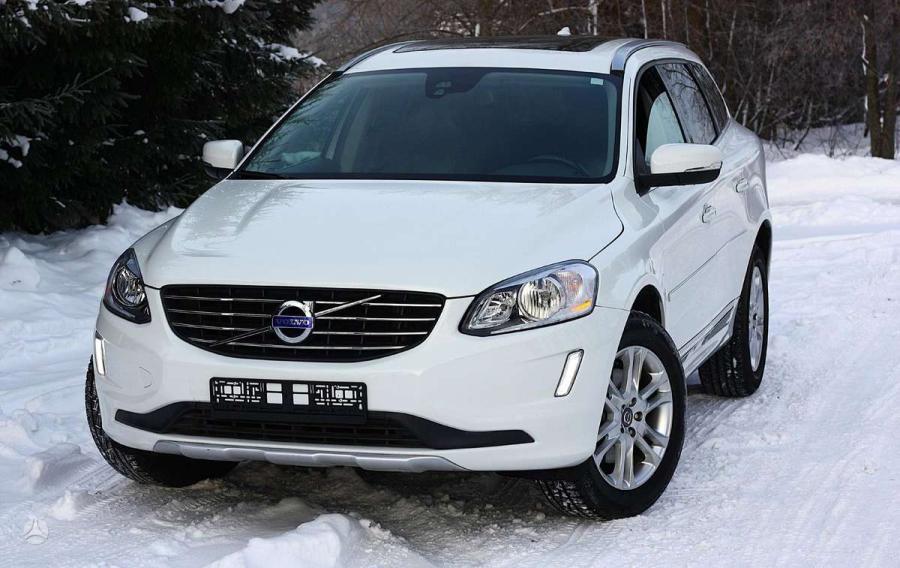 White Volvo XC60 2014 in Kretinga, with an engine capacity of 3.20 L and mileage of 147 thousand km for 10999 €, photo 5 on AUTOMOTO.COM.LV