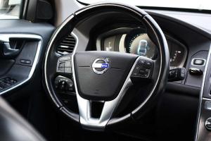Balts Volvo XC60 2014 Kretinga, ar dzinēja tilpumu 3.20 L un nobraukumu 147 tūkst. km par 10999 €, foto 24 vietnē AUTOMOTO.COM.LV