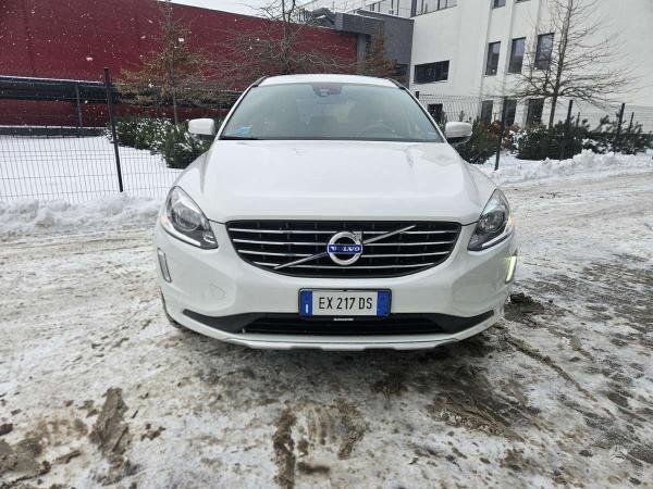 White Volvo XC60 2014 in Kaunas, with an engine capacity of 1.97 L and mileage of 160 thousand km for 12700 €, photo 7 on AUTOMOTO.COM.LV