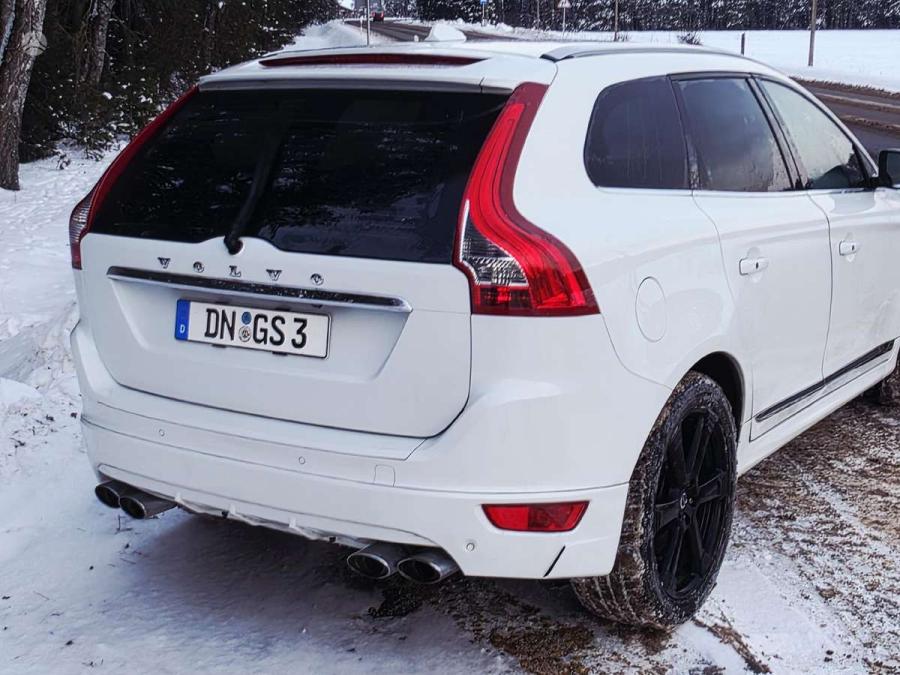 White Volvo XC60 2014 in Vilnius, with an engine capacity of 2.40 L and mileage of 258 thousand km for 15400 €, photo 33 on AUTOMOTO.COM.LV