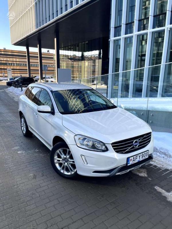 White Volvo XC60 2014 in Vilnius, with an engine capacity of 1.98 L and mileage of 315 thousand km for 8999 €, photo 5 on AUTOMOTO.COM.LV