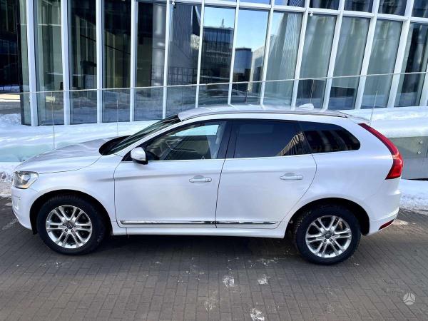 White Volvo XC60 2014 in Vilnius, with an engine capacity of 1.98 L and mileage of 315 thousand km for 8999 €, photo 6 on AUTOMOTO.COM.LV