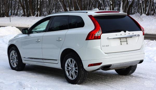 Balts Volvo XC60 2014 Petrikaičiai, ar dzinēja tilpumu 3.20 L un nobraukumu 147 tūkst. km par 10999 €, foto 10 vietnē AUTOMOTO.COM.LV