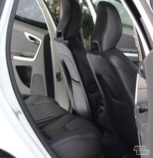Balts Volvo XC60 2014 Petrikaičiai, ar dzinēja tilpumu 3.20 L un nobraukumu 147 tūkst. km par 10999 €, foto 21 vietnē AUTOMOTO.COM.LV