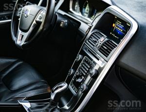 Balts Volvo XC60 2014 Rīga, ar dzinēja tilpumu 2.00 L un nobraukumu 261 tūkst. km par 13150 €, foto 5 vietnē AUTOMOTO.COM.LV