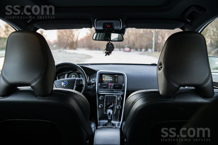Balts Volvo XC60 2014 Rīga, ar dzinēja tilpumu 2.00 L un nobraukumu 261 tūkst. km par 13150 €, foto 6 vietnē AUTOMOTO.COM.LV