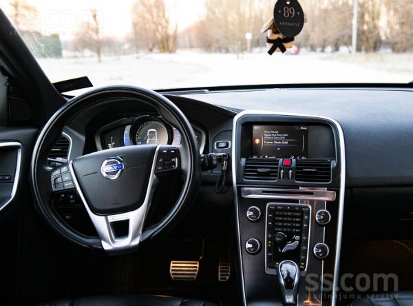 Balts Volvo XC60 2014 Rīga, ar dzinēja tilpumu 2.00 L un nobraukumu 261 tūkst. km par 13150 €, foto 7 vietnē AUTOMOTO.COM.LV
