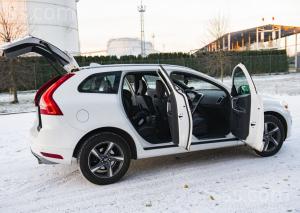 Balts Volvo XC60 2014 Rīga, ar dzinēja tilpumu 2.00 L un nobraukumu 261 tūkst. km par 13150 €, foto 10 vietnē AUTOMOTO.COM.LV
