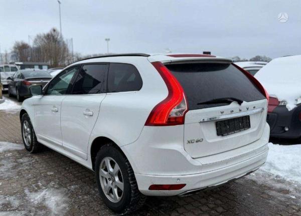 White Volvo XC60 2014 in Vilkaviskis, with an engine capacity of 1.97 L and mileage of 200 thousand km for 9200 €, photo 3 on AUTOMOTO.COM.LV