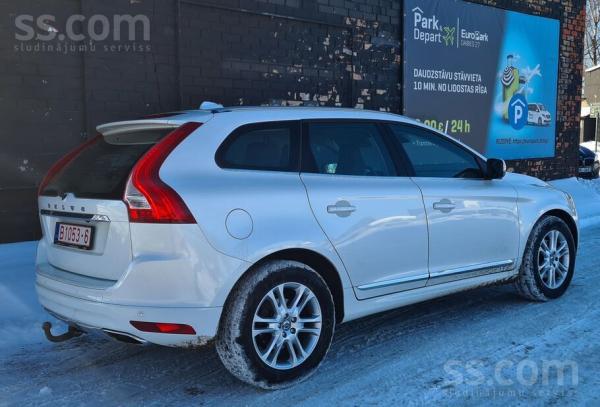 Balts Volvo XC60 2014 Rīga, ar dzinēja tilpumu 2.00 L un nobraukumu 260 tūkst. km par 10500 €, foto 5 vietnē AUTOMOTO.COM.LV