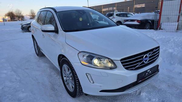 White Volvo XC60 2014 in Siauliai, with an engine capacity of 2.40 L and mileage of 290 thousand km for 12750 €, photo 7 on AUTOMOTO.COM.LV