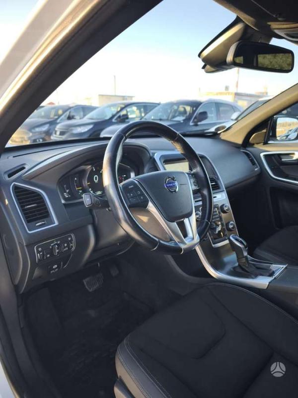 Balts Volvo XC60 2014 Viļņa, ar dzinēja tilpumu 2.40 L un nobraukumu 226 tūkst. km par 12750 €, foto 11 vietnē AUTOMOTO.COM.LV