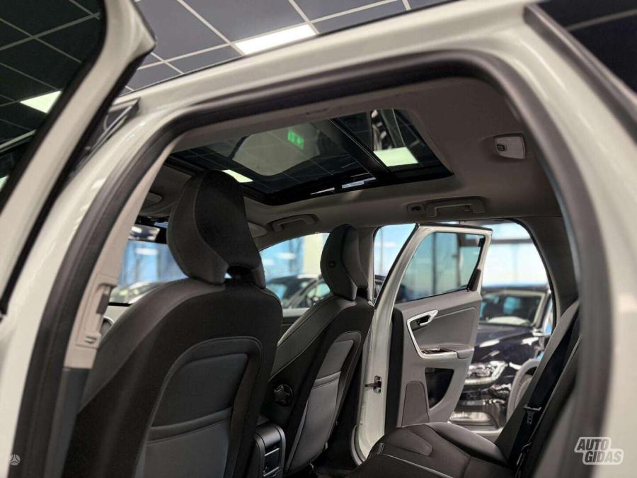 Balts Volvo XC60 2014 Klaipėda, ar dzinēja tilpumu 2.00 L un nobraukumu 257 tūkst. km par 12950 €, foto 11 vietnē AUTOMOTO.COM.LV
