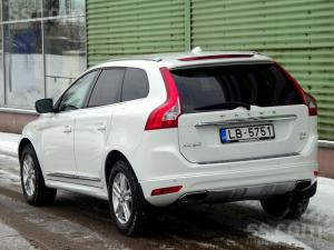 White Volvo XC60 2014 in Riga, with an engine capacity of 2.40 L and mileage of 196 thousand km for 12900 €, photo 4 on AUTOMOTO.COM.LV