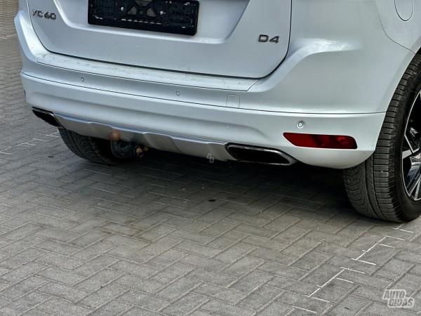 Balts Volvo XC60 2014 Kretinga, ar dzinēja tilpumu 2.00 L un nobraukumu 286 tūkst. km par 11000 €, foto 10 vietnē AUTOMOTO.COM.LV