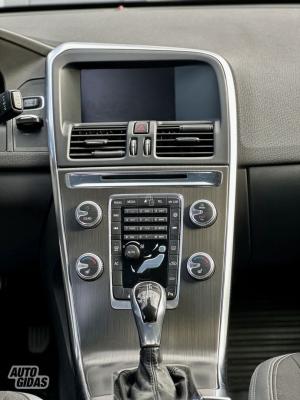 Balts Volvo XC60 2014 Kretinga, ar dzinēja tilpumu 2.00 L un nobraukumu 286 tūkst. km par 11000 €, foto 19 vietnē AUTOMOTO.COM.LV