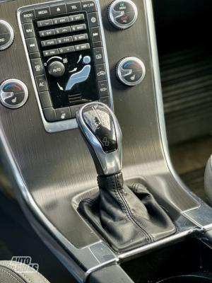 Balts Volvo XC60 2014 Kretinga, ar dzinēja tilpumu 2.00 L un nobraukumu 286 tūkst. km par 11000 €, foto 20 vietnē AUTOMOTO.COM.LV
