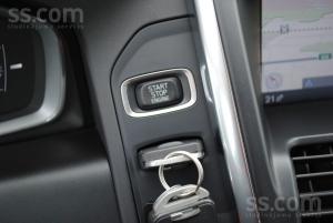 White Volvo XC60 2014 in Riga, with an engine capacity of 2.40 L and mileage of 237 thousand km for 11590 €, photo 28 on AUTOMOTO.COM.LV