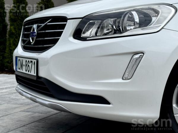 White Volvo XC60 2014 in Jelgava, with an engine capacity of 2.00 L and mileage of 173 thousand km for 13800 €, photo 5 on AUTOMOTO.COM.LV