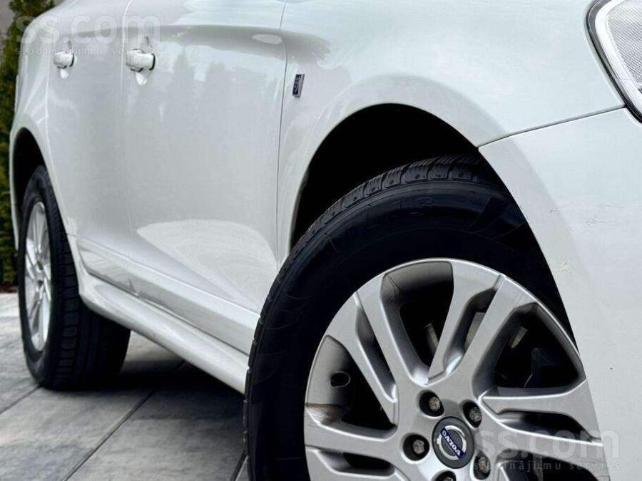 Balts Volvo XC60 2014 Jelgava, ar dzinēja tilpumu 2.00 L un nobraukumu 173 tūkst. km par 13800 €, foto 9 vietnē AUTOMOTO.COM.LV