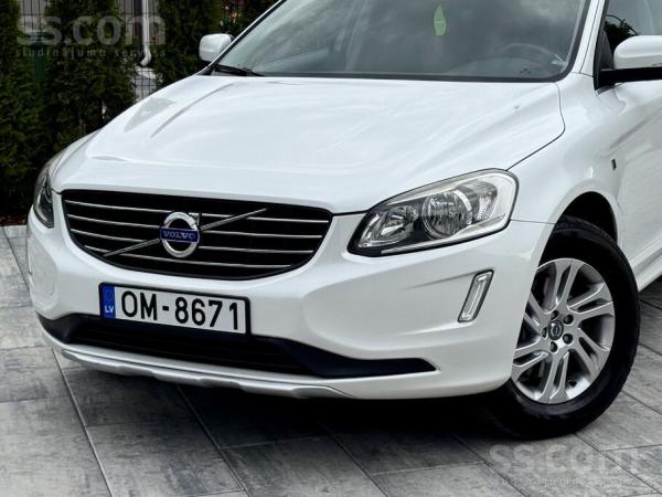 White Volvo XC60 2014 in Jelgava, with an engine capacity of 2.00 L and mileage of 173 thousand km for 13800 €, photo 3 on AUTOMOTO.COM.LV