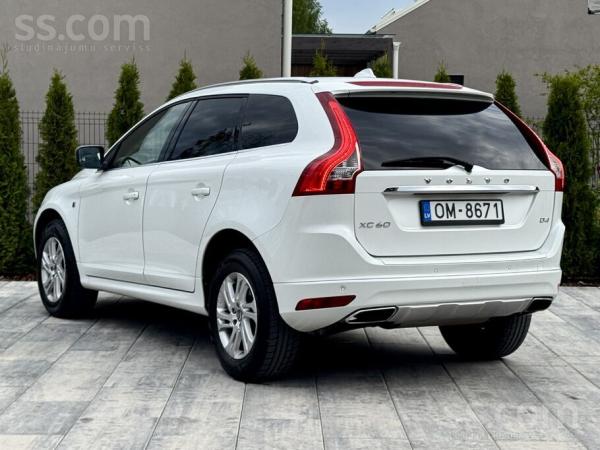 White Volvo XC60 2014 in Jelgava, with an engine capacity of 2.00 L and mileage of 173 thousand km for 13800 €, photo 9 on AUTOMOTO.COM.LV