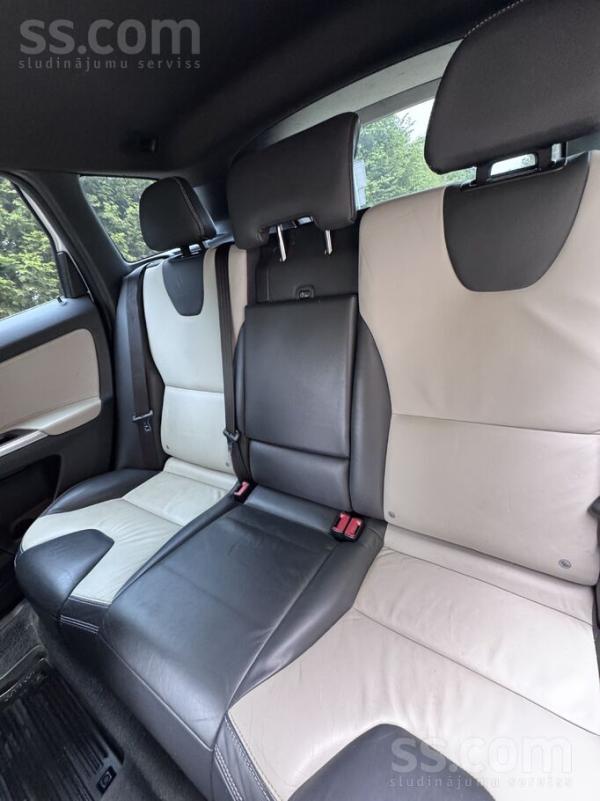 Balts Volvo XC60 2014 Rīga, ar dzinēja tilpumu 2.40 L un nobraukumu 226 tūkst. km par 11950 €, foto 8 vietnē AUTOMOTO.COM.LV