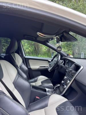 Balts Volvo XC60 2014 Rīga, ar dzinēja tilpumu 2.40 L un nobraukumu 226 tūkst. km par 11950 €, foto 8 vietnē AUTOMOTO.COM.LV