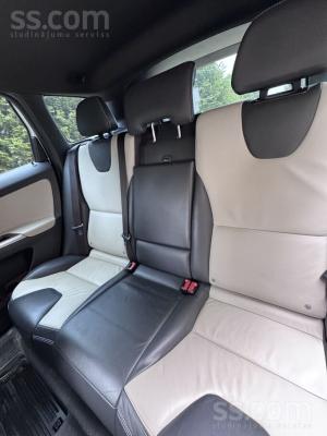 Balts Volvo XC60 2014 Rīga, ar dzinēja tilpumu 2.40 L un nobraukumu 226 tūkst. km par 11950 €, foto 9 vietnē AUTOMOTO.COM.LV