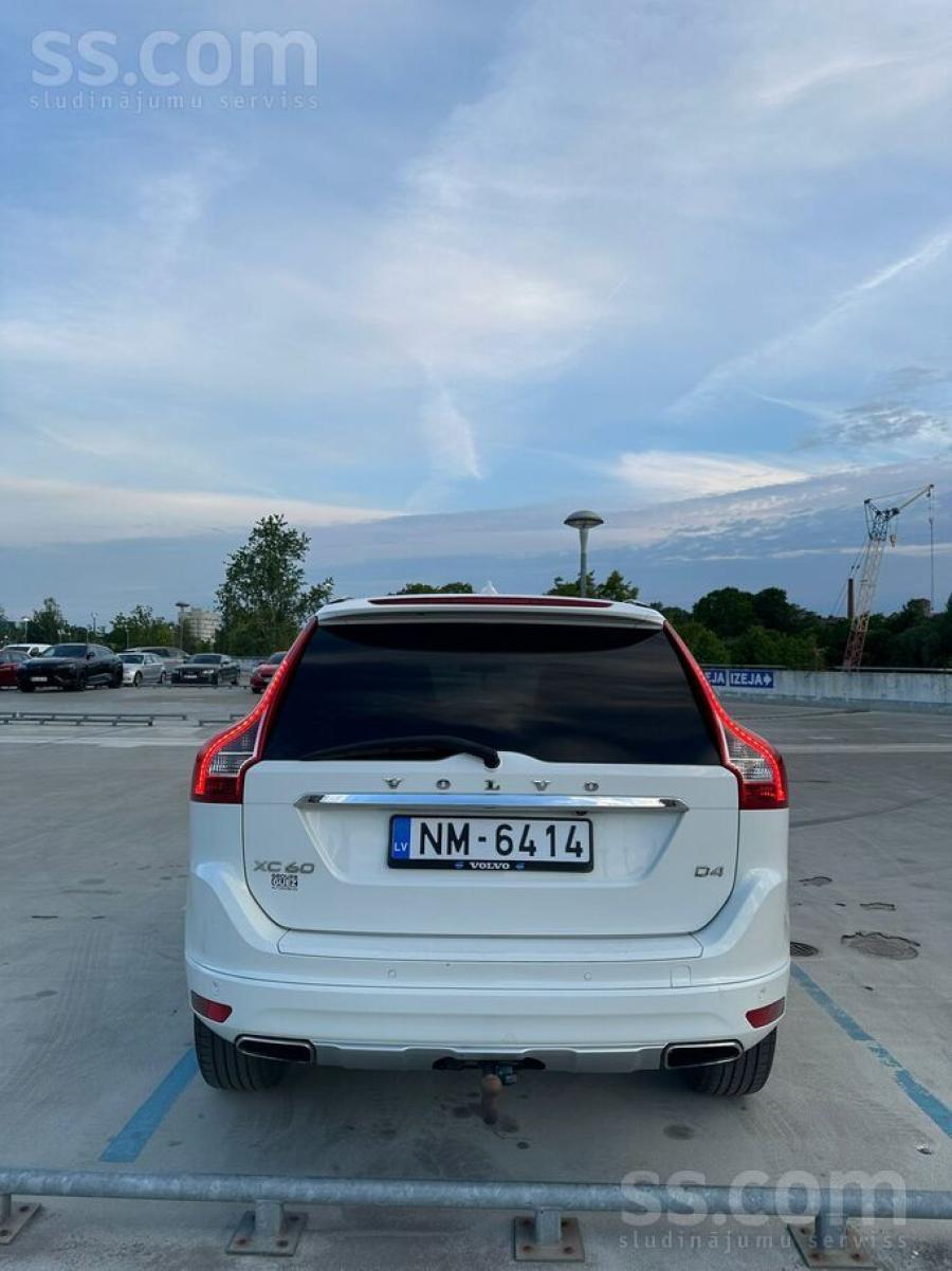 White Volvo XC60 2014 in Riga, with an engine capacity of 2.00 L and mileage of 170 thousand km for 9500 €, photo 6 on AUTOMOTO.COM.LV