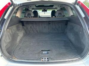 White Volvo XC60 2014 in Riga, with an engine capacity of 2.00 L and mileage of 170 thousand km for 9500 €, photo 13 on AUTOMOTO.COM.LV