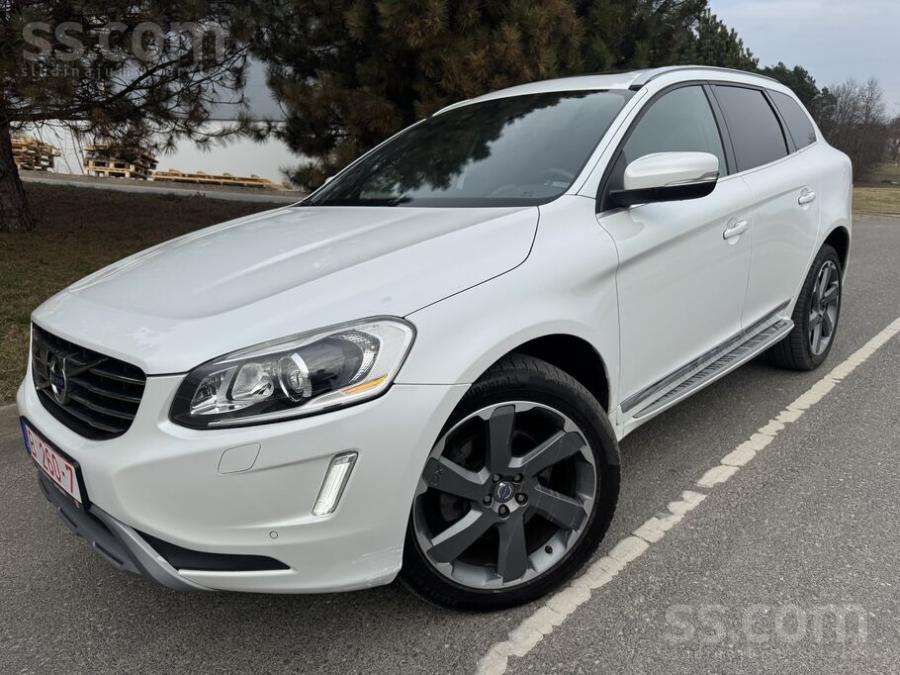 Balts Volvo XC60 2014 Ogre, ar dzinēja tilpumu 2.40 L un nobraukumu 250 tūkst. km par 13990 €, foto 3 vietnē AUTOMOTO.COM.LV