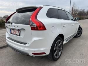 Balts Volvo XC60 2014 Ogre, ar dzinēja tilpumu 2.40 L un nobraukumu 250 tūkst. km par 13990 €, foto 9 vietnē AUTOMOTO.COM.LV