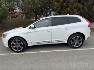 Balts Volvo XC60 2014 Ogre, ar dzinēja tilpumu 2.40 L un nobraukumu 250 tūkst. km par 13990 €, foto 11 vietnē AUTOMOTO.COM.LV