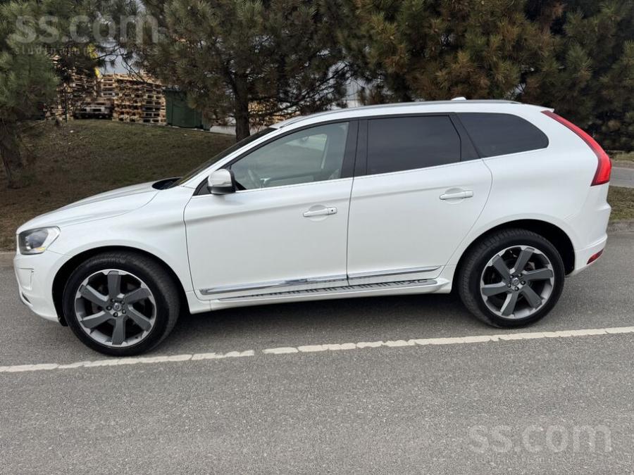 Balts Volvo XC60 2014 Ogre, ar dzinēja tilpumu 2.40 L un nobraukumu 250 tūkst. km par 13990 €, foto 11 vietnē AUTOMOTO.COM.LV